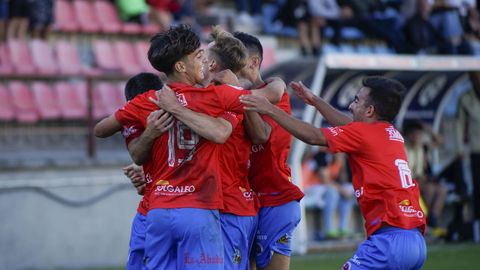 Un ascenso y más pasos adelante de la UD Ourense