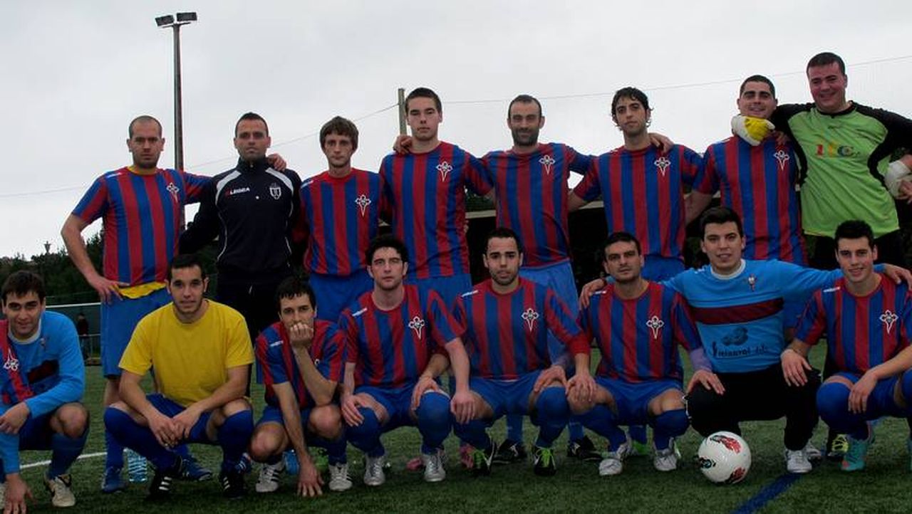 El mundo del fútbol de Muros homenajeó a Eleuterio Balayo